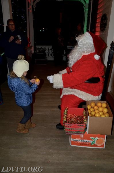 Santa comes to Laytonsville Town Hall Christmas Tree Lighting ...