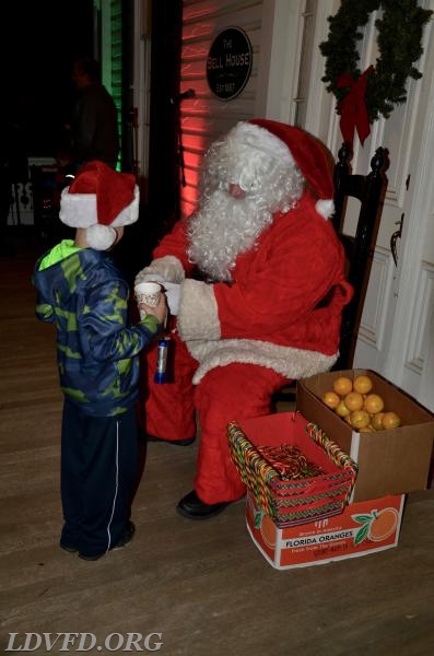 Santa comes to Laytonsville Town Hall Christmas Tree Lighting ...